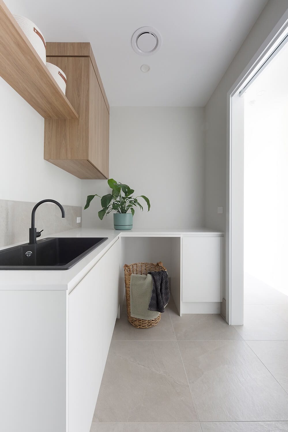 Tudawalli Place Chapman Residence - Archertec Interiors